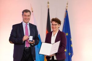 Herzlichen Glückwunsch an Elizabeth Eder zur verdienten Auszeichnung ...