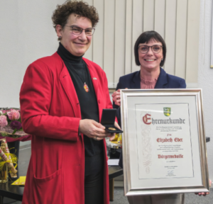 Unsere Vorsitzende Elizabeth Eder erhält die Bürgermedaille – eine ...